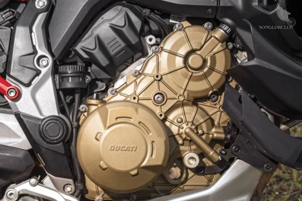 รีวิว Ducati Multistrada V4S โดดเด่นด้วยระบบ Cruise Control